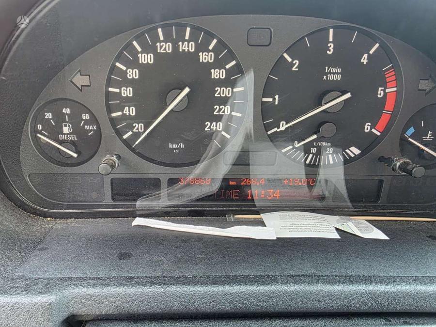 Pelēks BMW X5 2005 Viļņa, ar dzinēja tilpumu 3.00 L un nobraukumu 379 tūkst. km par 3100 €, foto 13 vietnē AUTOMOTO.COM.LV