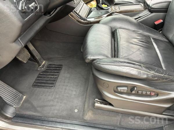 Grey BMW X5 2005 in Valmiera, with an engine capacity of 3.00 L and mileage of 355 thousand km for 8200 €, photo 10 on AUTOMOTO.COM.LV