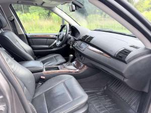 Pelēks BMW X5 2005 Viļņa, ar dzinēja tilpumu 2.98 L un nobraukumu 350 tūkst. km par 4400 €, foto 17 vietnē AUTOMOTO.COM.LV