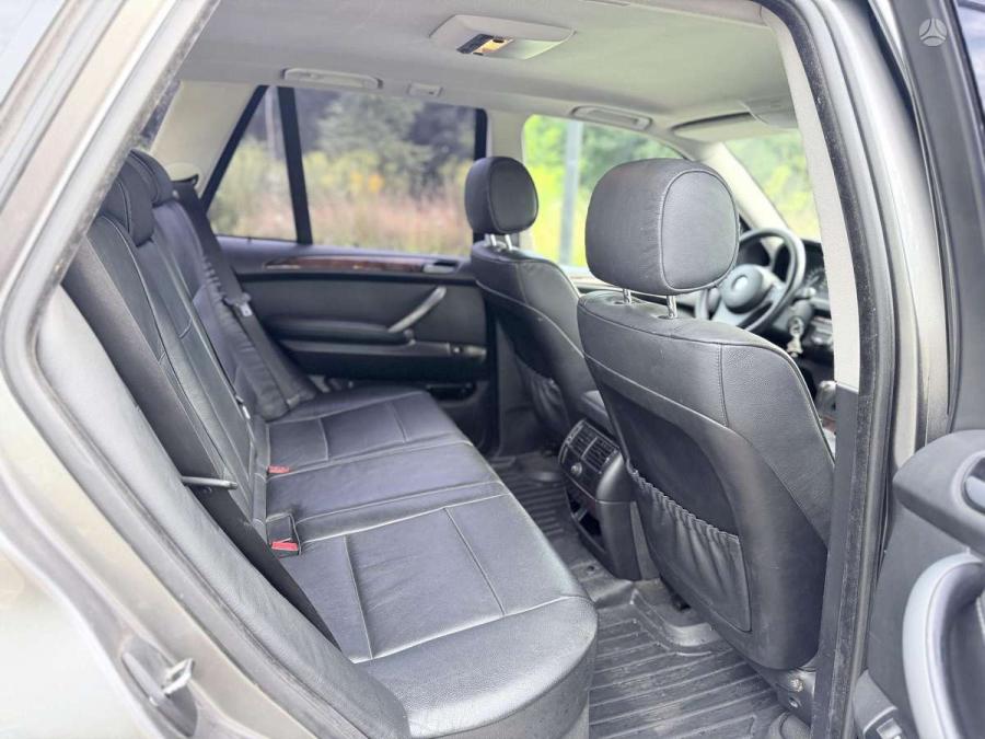 Pelēks BMW X5 2005 Viļņa, ar dzinēja tilpumu 2.98 L un nobraukumu 350 tūkst. km par 4400 €, foto 18 vietnē AUTOMOTO.COM.LV