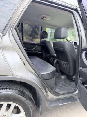 Pelēks BMW X5 2005 Viļņa, ar dzinēja tilpumu 2.98 L un nobraukumu 350 tūkst. km par 4400 €, foto 19 vietnē AUTOMOTO.COM.LV