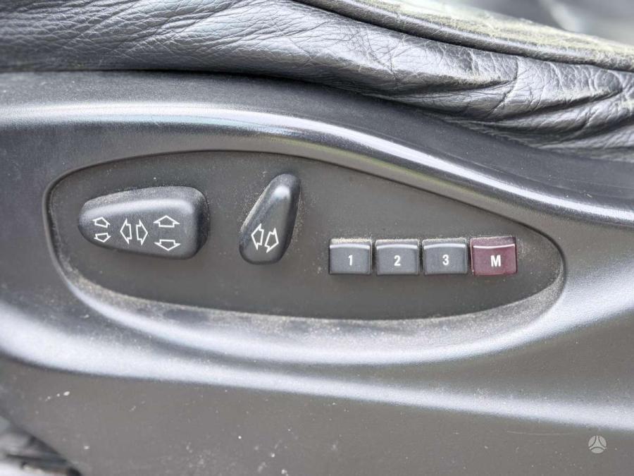 Pelēks BMW X5 2005 Viļņa, ar dzinēja tilpumu 2.98 L un nobraukumu 350 tūkst. km par 4400 €, foto 21 vietnē AUTOMOTO.COM.LV