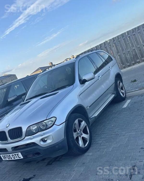 Grey BMW X5 2005 in Riga, with an engine capacity of 3.00 L and mileage of 167 thousand km for 2300 €, photo 1 on AUTOMOTO.COM.LV