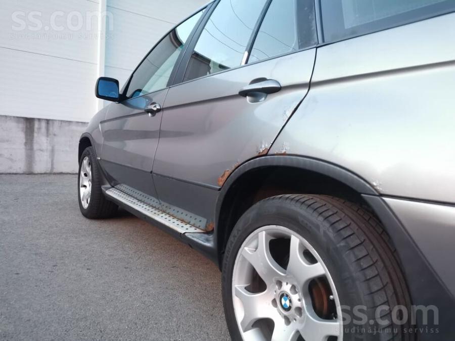 Grey BMW X5 2005 in Riga, with an engine capacity of 3.00 L and mileage of 442 thousand km for 3250 €, photo 11 on AUTOMOTO.COM.LV