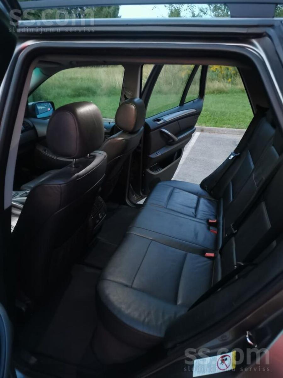 Grey BMW X5 2005 in Riga, with an engine capacity of 3.00 L and mileage of 442 thousand km for 3250 €, photo 14 on AUTOMOTO.COM.LV