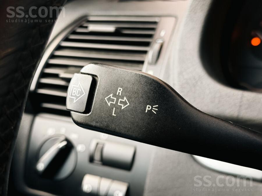 Grey BMW X5 2005 in Riga, with an engine capacity of 3.00 L and mileage of 380 thousand km for 3290 €, photo 18 on AUTOMOTO.COM.LV