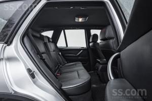 Grey BMW X5 2005 in Riga, with an engine capacity of 3.00 L and mileage of 352 thousand km for 4150 €, photo 13 on AUTOMOTO.COM.LV
