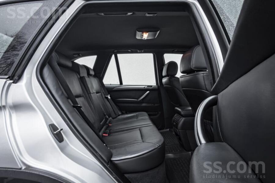 Grey BMW X5 2005 in Riga, with an engine capacity of 3.00 L and mileage of 352 thousand km for 4150 €, photo 13 on AUTOMOTO.COM.LV