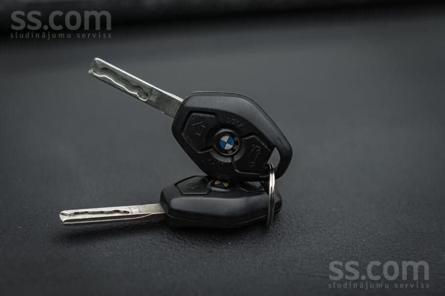 Grey BMW X5 2005 in Riga, with an engine capacity of 3.00 L and mileage of 352 thousand km for 4150 €, photo 25 on AUTOMOTO.COM.LV