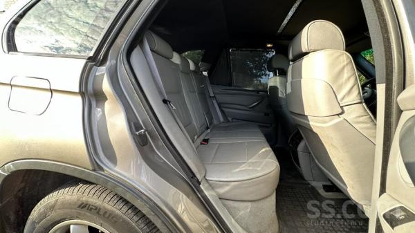 Pelēks BMW X5 2005 Rīga, ar dzinēja tilpumu 3.00 L un nobraukumu 330 tūkst. km par 4300 €, foto 10 vietnē AUTOMOTO.COM.LV