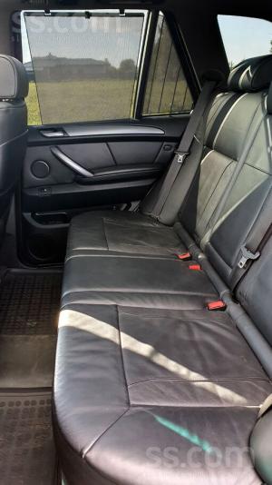 Grey BMW X5 2005 in Riga, with an engine capacity of 3.00 L and mileage of 225 thousand km for 7200 €, photo 9 on AUTOMOTO.COM.LV