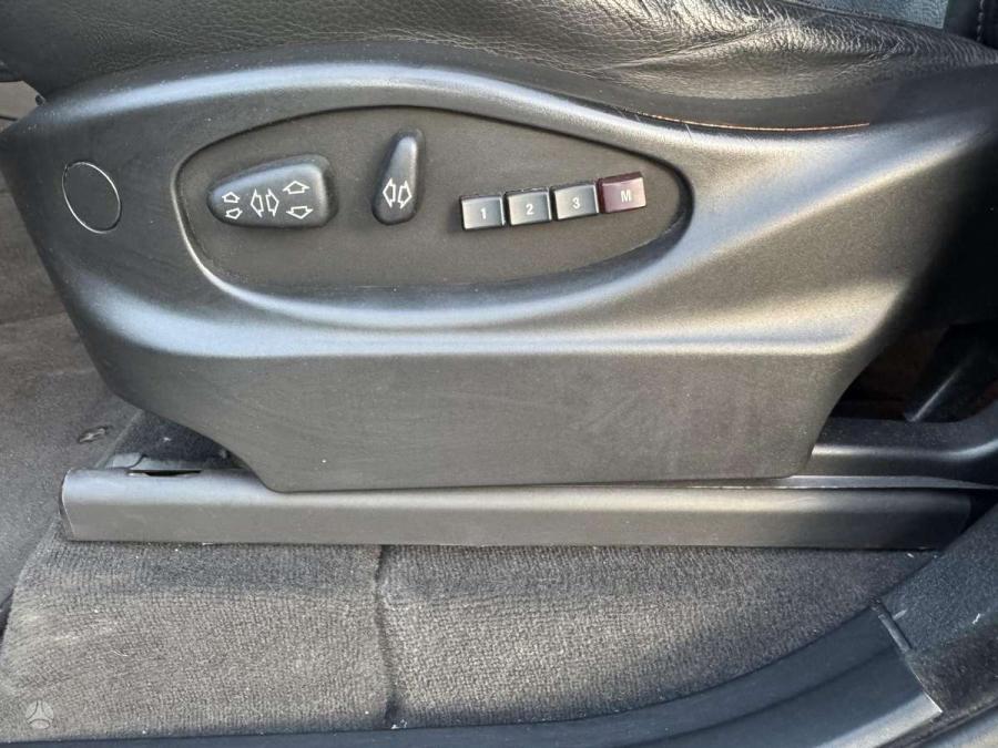 Grey BMW X5 2005 in Vilnius, with an engine capacity of 2.99 L and mileage of 334 thousand km for 6250 €, photo 25 on AUTOMOTO.COM.LV