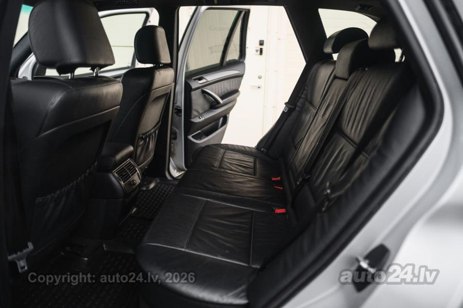 Pelēks BMW X5 2005 Tallina, ar dzinēja tilpumu 3.00 L un nobraukumu 370 tūkst. km par 6499 €, foto 14 vietnē AUTOMOTO.COM.LV