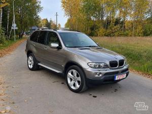 Grey BMW X5 2005 in Vilnius, with an engine capacity of 3.00 L and mileage of 320 thousand km for 4900 €, photo  on AUTOMOTO.COM.LV