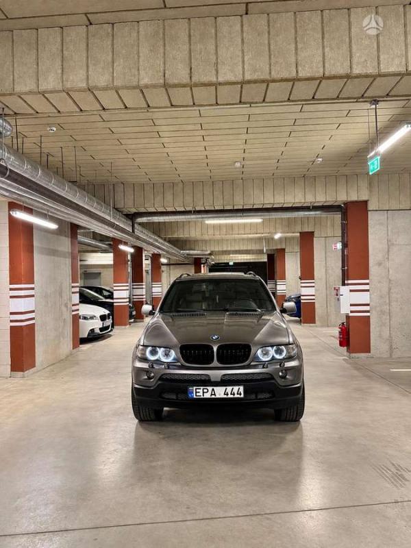 Pelēks BMW X5 2005 Viļņa, ar dzinēja tilpumu 2.99 L un nobraukumu 308 tūkst. km par 4800 €, foto 1 vietnē AUTOMOTO.COM.LV