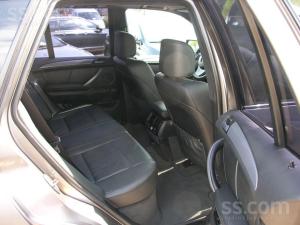 Grey BMW X5 2006 in Riga, with an engine capacity of 3.00 L and mileage of 246 thousand km for 7350 €, photo 7 on AUTOMOTO.COM.LV