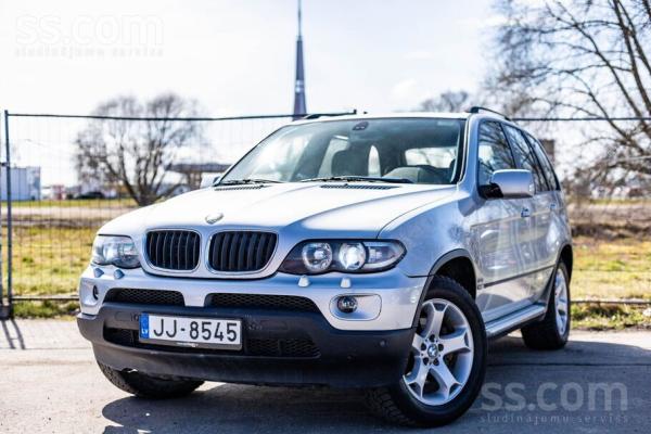Grey BMW X5 2006 in Riga, with an engine capacity of 3.00 L and mileage of 340 thousand km for 5990 €, photo 1 on AUTOMOTO.COM.LV