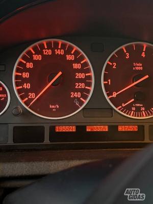 Grey BMW X5 2006 in Vilnius, with an engine capacity of 4.40 L and mileage of 197 thousand km for 4000 €, photo 19 on AUTOMOTO.COM.LV