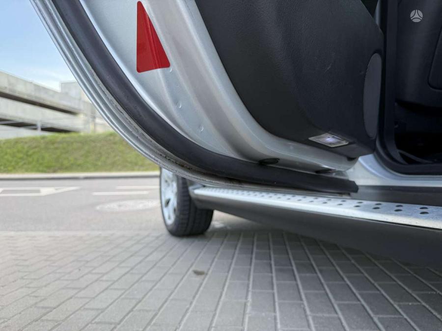 Grey BMW X5 2006 in Vilnius, with an engine capacity of 2.99 L and mileage of 2895 thousand km for 5500 €, photo 26 on AUTOMOTO.COM.LV