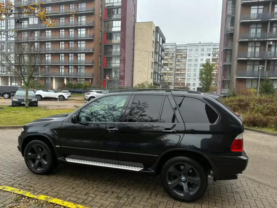 Grey BMW X5 2006 in Riga, with an engine capacity of 3.00 L and mileage of 221 thousand km for 4490 €, photo 3 on AUTOMOTO.COM.LV