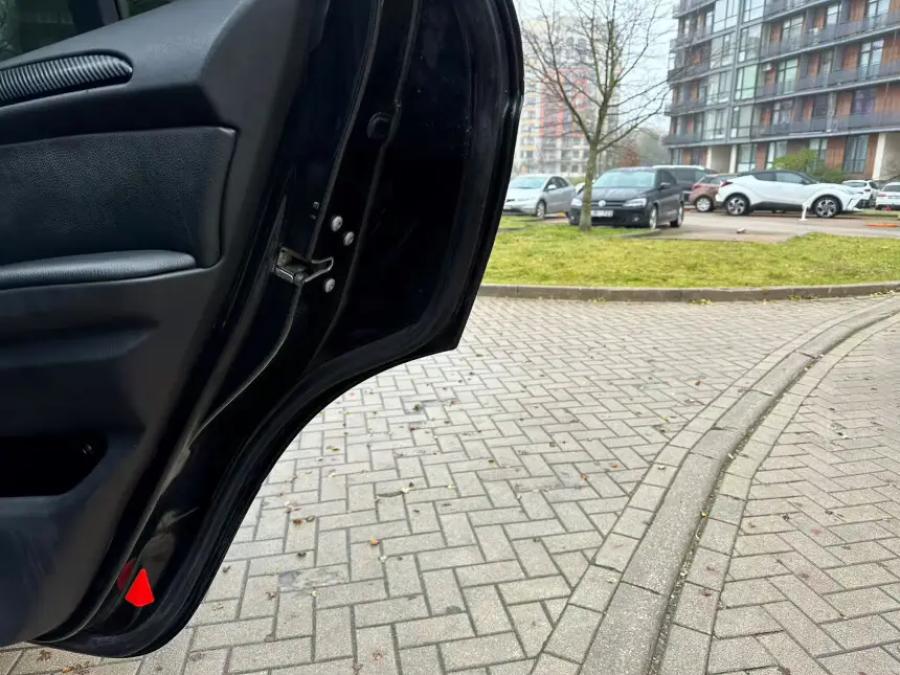 Grey BMW X5 2006 in Riga, with an engine capacity of 3.00 L and mileage of 221 thousand km for 4490 €, photo 9 on AUTOMOTO.COM.LV