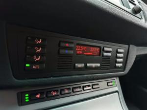 Grey BMW X5 2006 in Riga, with an engine capacity of 3.00 L and mileage of 221 thousand km for 4490 €, photo 16 on AUTOMOTO.COM.LV
