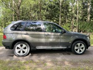 Pelēks BMW X5 2006 Šalčininkai, ar dzinēja tilpumu 4.40 L un nobraukumu 197 tūkst. km par 3000 €, foto 9 vietnē AUTOMOTO.COM.LV