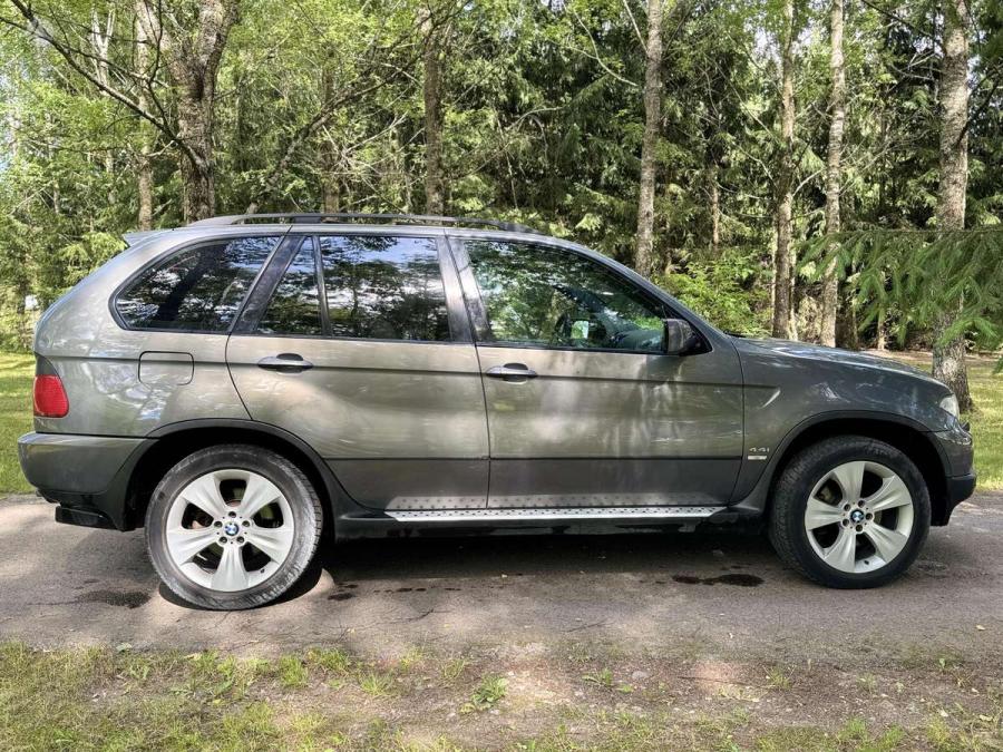 Pelēks BMW X5 2006 Šalčininkai, ar dzinēja tilpumu 4.40 L un nobraukumu 197 tūkst. km par 3000 €, foto 9 vietnē AUTOMOTO.COM.LV