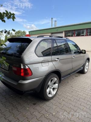 Pelēks BMW X5 2006 Valmiera, ar dzinēja tilpumu 3.00 L un nobraukumu 307 tūkst. km par 5600 €, foto 4 vietnē AUTOMOTO.COM.LV