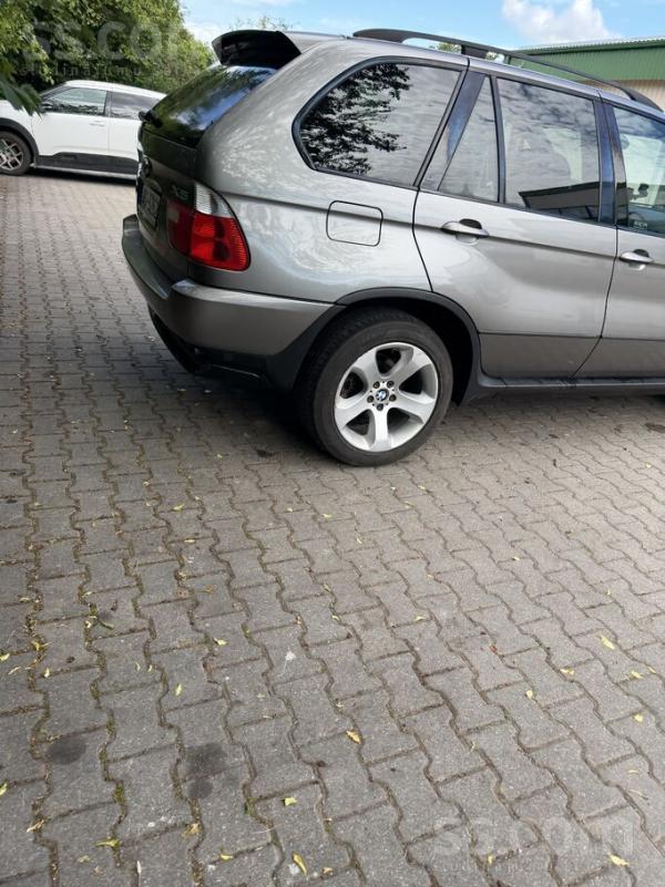 Grey BMW X5 2006 in Valmiera, with an engine capacity of 3.00 L and mileage of 307 thousand km for 5600 €, photo 5 on AUTOMOTO.COM.LV