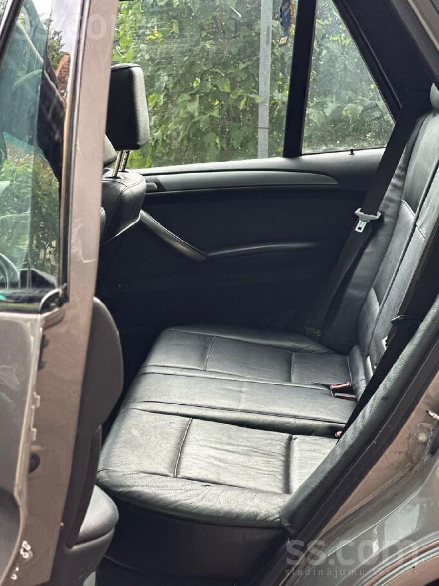 Pelēks BMW X5 2006 Cēsis, ar dzinēja tilpumu 3.00 L un nobraukumu 365 tūkst. km par 3990 €, foto 19 vietnē AUTOMOTO.COM.LV