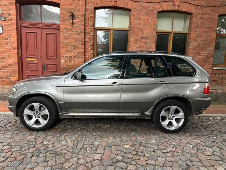 Grey BMW X5 2006 in Cesis, with an engine capacity of 3.00 L and mileage of 365 thousand km for 3990 €, photo 11 on AUTOMOTO.COM.LV