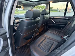 Grey BMW X5 2006 in Riga, with an engine capacity of 3.00 L and mileage of 304 thousand km for 3700 €, photo 10 on AUTOMOTO.COM.LV