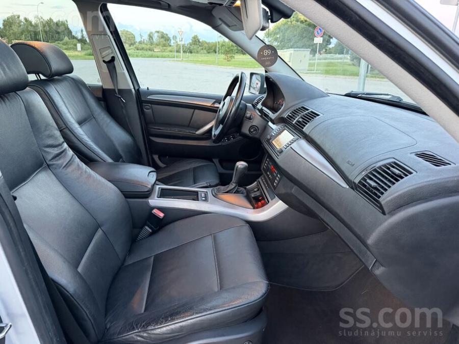 Grey BMW X5 2006 in Riga, with an engine capacity of 3.00 L and mileage of 304 thousand km for 3700 €, photo 12 on AUTOMOTO.COM.LV