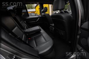 Pelēks BMW X5 2006 Jelgava, ar dzinēja tilpumu 3.00 L un nobraukumu 317 tūkst. km par 7350 €, foto 9 vietnē AUTOMOTO.COM.LV