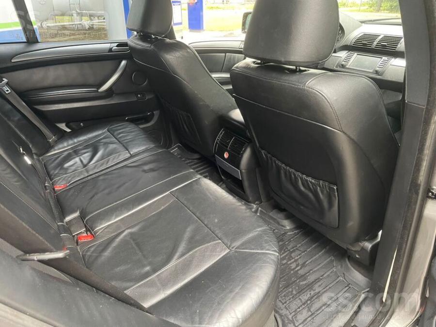 Grey BMW X5 2006 in Riga, with an engine capacity of 3.00 L and mileage of 0 thousand km for 5399 €, photo 13 on AUTOMOTO.COM.LV