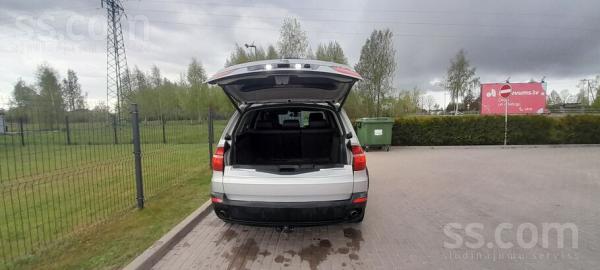 Grey BMW X5 2007 in Jelgava, with an engine capacity of 3.00 L and mileage of 270 thousand km for 8100 €, photo 2 on AUTOMOTO.COM.LV
