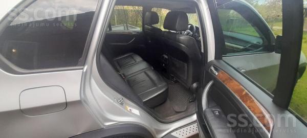Grey BMW X5 2007 in Jelgava, with an engine capacity of 3.00 L and mileage of 270 thousand km for 8100 €, photo 5 on AUTOMOTO.COM.LV