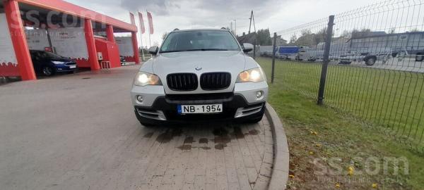 Grey BMW X5 2007 in Jelgava, with an engine capacity of 3.00 L and mileage of 270 thousand km for 8100 €, photo 8 on AUTOMOTO.COM.LV