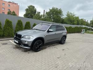 Grey BMW X5 2007 in Ludza, with an engine capacity of 3.00 L and mileage of 304 thousand km for 6750 €, photo 2 on AUTOMOTO.COM.LV