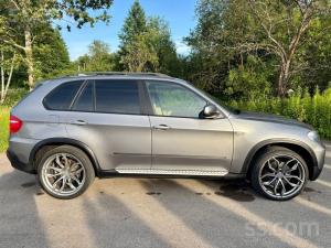 Pelēks BMW X5 2007 Rīga, ar dzinēja tilpumu 3.00 L un nobraukumu 310 tūkst. km par 7700 €, foto 4 vietnē AUTOMOTO.COM.LV