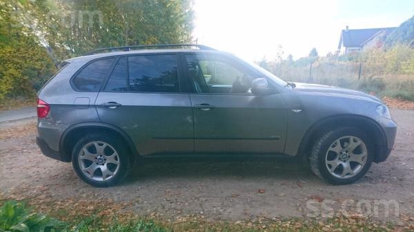 Grey BMW X5 2007 in Riga, with an engine capacity of 3.00 L and mileage of 215 thousand km for 6500 €, photo 2 on AUTOMOTO.COM.LV