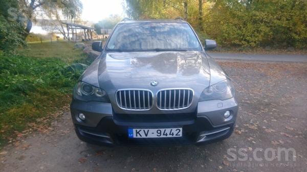 Grey BMW X5 2007 in Riga, with an engine capacity of 3.00 L and mileage of 215 thousand km for 6500 €, photo 4 on AUTOMOTO.COM.LV