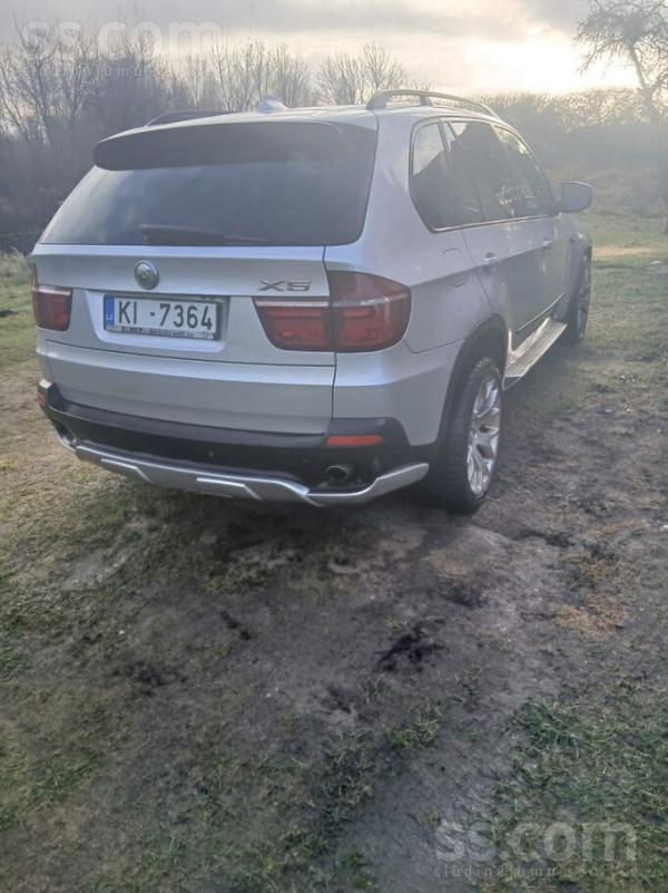 Grey BMW X5 2007 in Liepaja, with an engine capacity of 3.00 L and mileage of 286 thousand km for 7000 €, photo 5 on AUTOMOTO.COM.LV