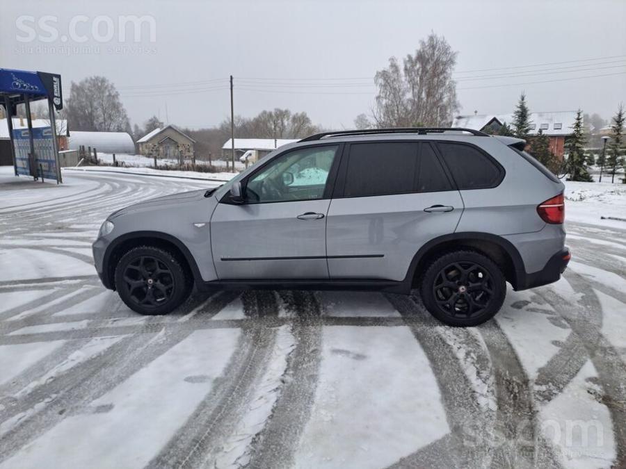 Grey BMW X5 2007 in Rezekne, with an engine capacity of 3.00 L and mileage of 415 thousand km for 7000 €, photo 6 on AUTOMOTO.COM.LV