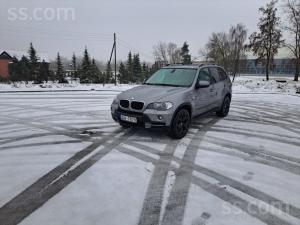 Grey BMW X5 2007 in Rezekne, with an engine capacity of 3.00 L and mileage of 415 thousand km for 7000 €, photo 9 on AUTOMOTO.COM.LV