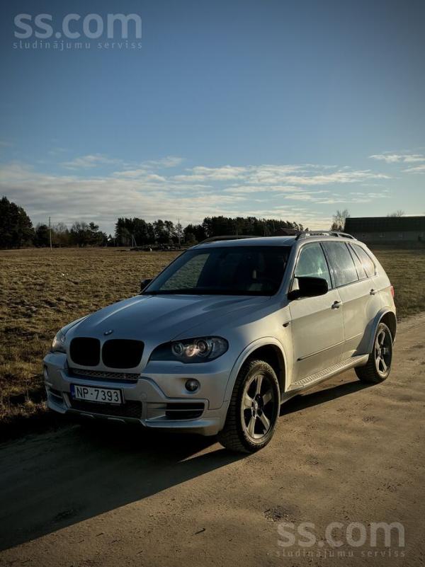Grey BMW X5 2007 in Daugavpils, with an engine capacity of 3.00 L and mileage of 380 thousand km for 6800 €, photo 1 on AUTOMOTO.COM.LV