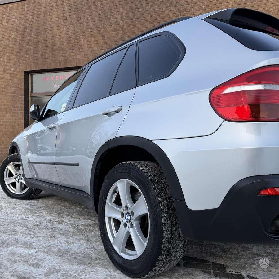 Grey BMW X5 2007 in Kaisiadorys, with an engine capacity of 2.99 L and mileage of 295 thousand km for 6750 €, photo 11 on AUTOMOTO.COM.LV