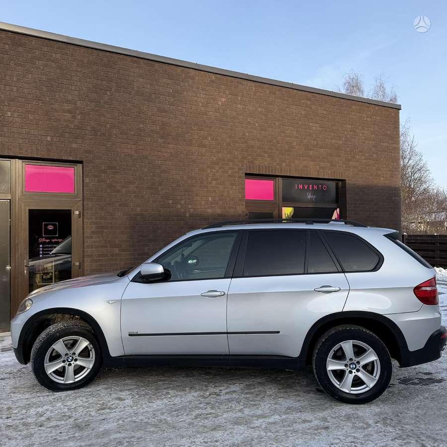 Grey BMW X5 2007 in Kaisiadorys, with an engine capacity of 2.99 L and mileage of 295 thousand km for 6750 €, photo 12 on AUTOMOTO.COM.LV