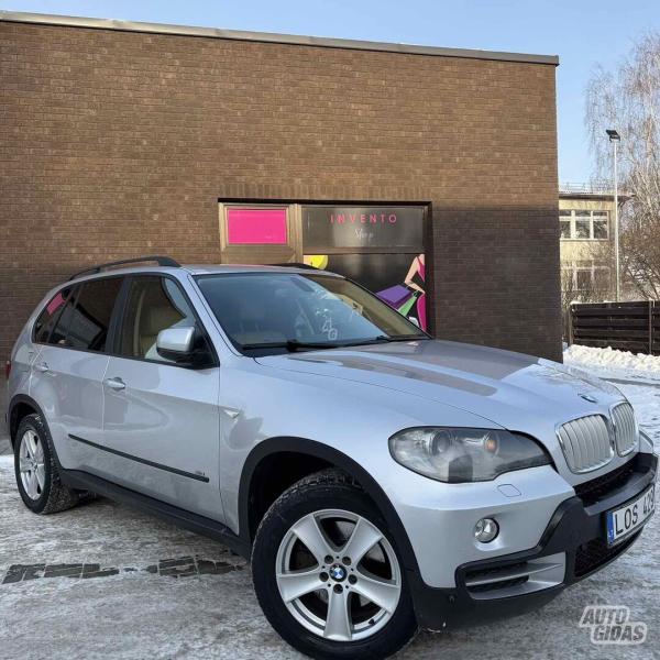 Pelēks BMW X5 2007 Kaišiadorys, ar dzinēja tilpumu 3.00 L un nobraukumu 295 tūkst. km par 6750 €, foto 8 vietnē AUTOMOTO.COM.LV